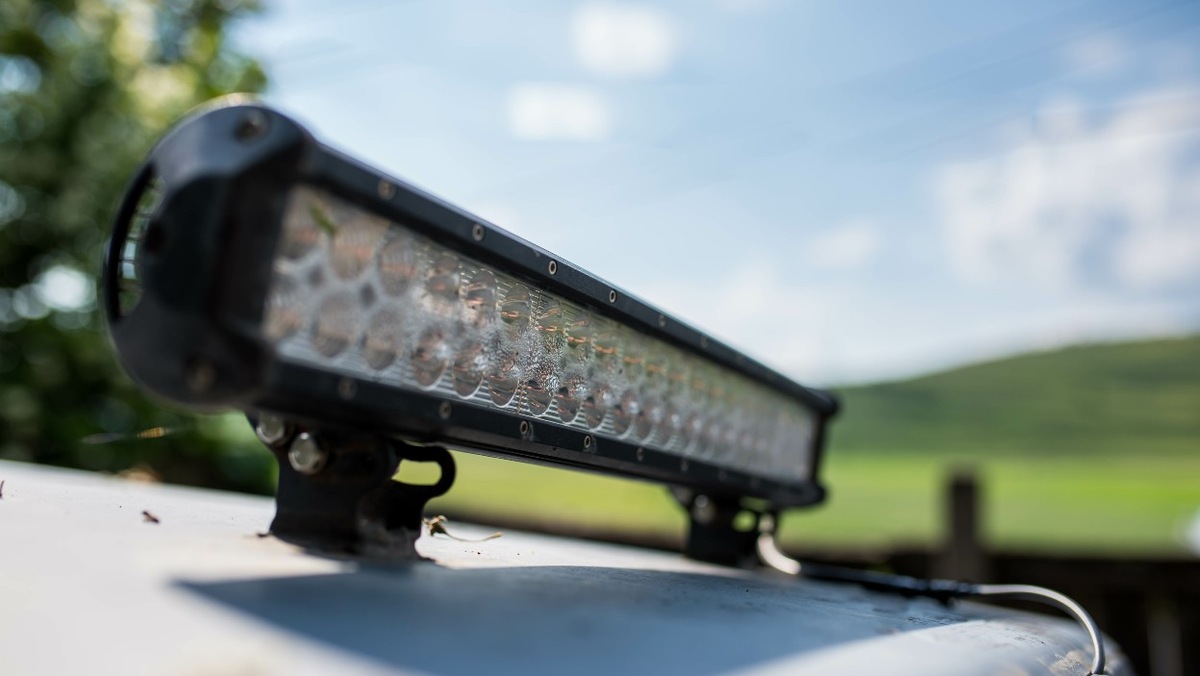 Jak podłączyć dodatkowe oświetlenie w samochodzie off-roadowym ...