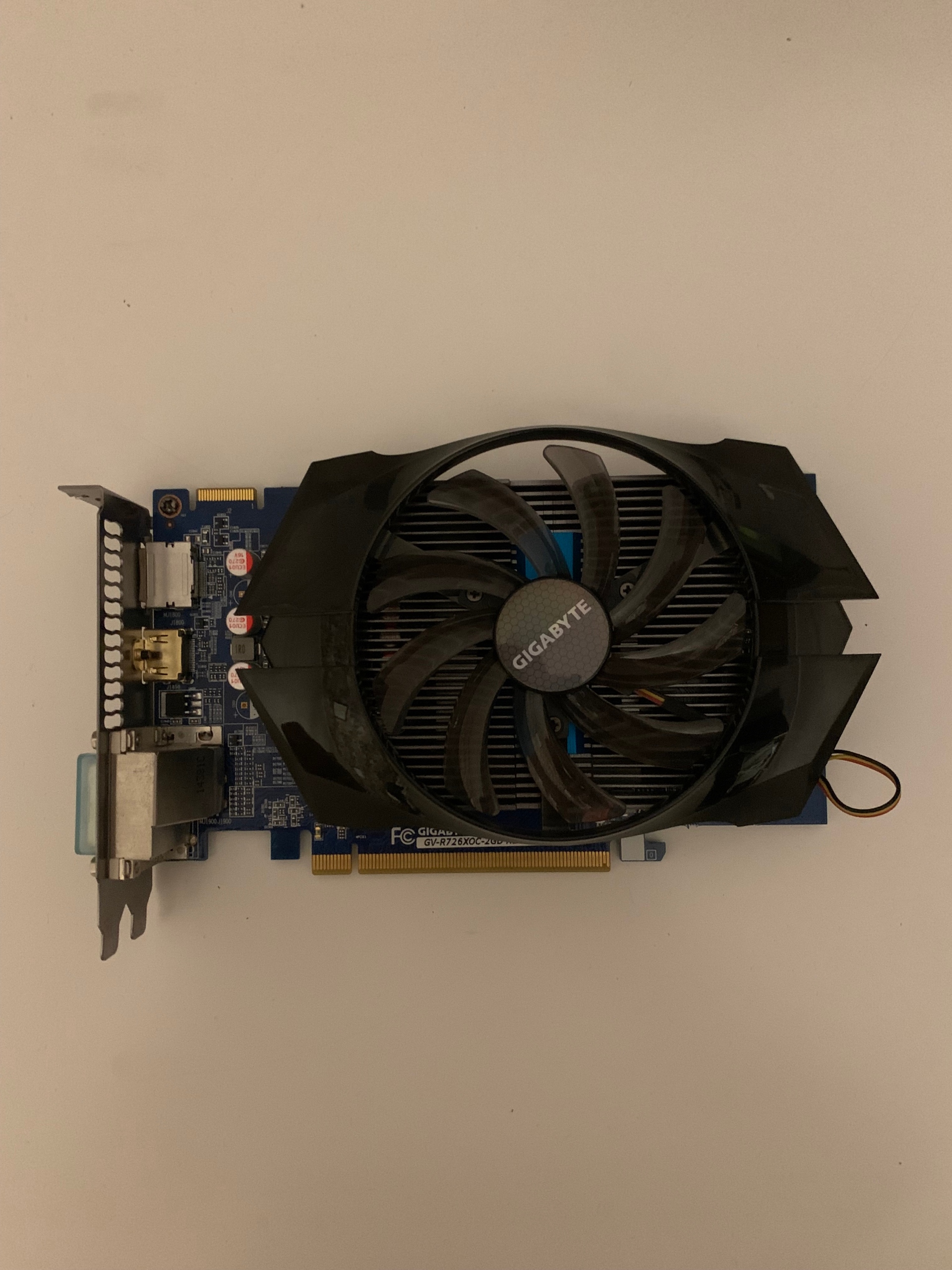 Відеокарта amd radeon r7 200 серія 2gb - купити в DARSTAR