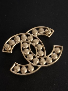 Broszka Chanel - Niska cena na Allegro.pl