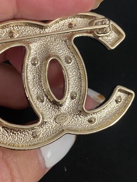 Broszka Chanel - Niska cena na Allegro.pl