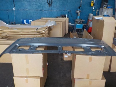 VOLVO GRILLE HOOD FH4 82360122 82360122