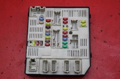 RENAULT MEGANE III 1.6 SKRZYNKA BEZPIECZNIKÓW BSI - 7790454786 - oficjalne archiwum Allegro