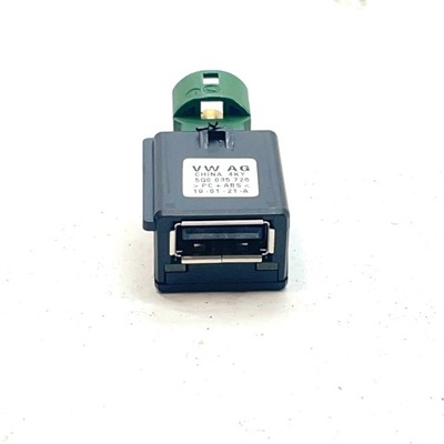 GNIAZDO port USB AUX Audi Q5 Q7 A4 B9 4M0035726 - 12701001579 ...