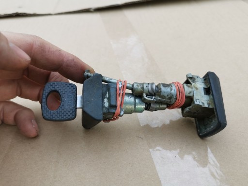 MERCEDES W124 ZAMEK KLUCZYK WKŁADKA ZAMKA DRZWI MERCEDES W124 ZAMEK KLUCZYK WKŁADKA ZAMKA DRZWI ...