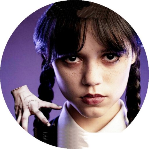 id_7668 OPŁATEK WAFLOWY NA TORT WEDNESDAY NETFLIX ADDAMS NIETOPERZ RĘKA ...