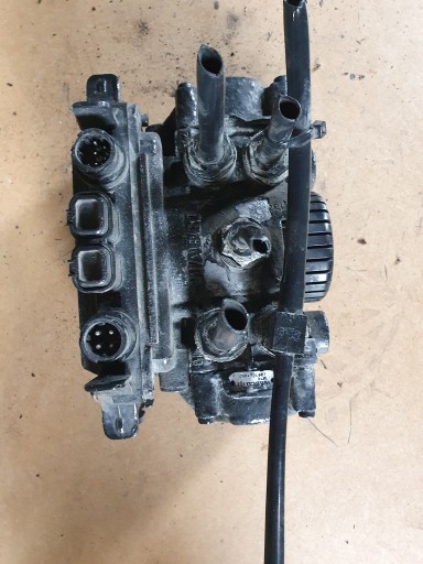 ZAWÓR MODULATOR HAMULCOWY EBS OSI TYŁ MAN TGL , TGM 4801041060 za 500 ...