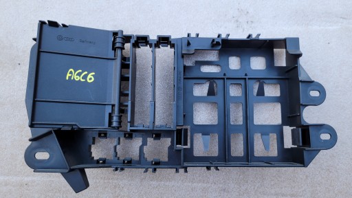 AUDI A6 C6 SKRZYNKA BEZPIECZNIKÓW 4F0971845 za 50.00PLN z Otyń ...