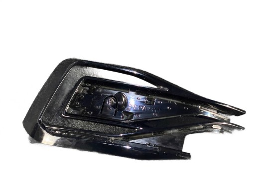 VW PASSAT B8 R-LINE KRATKA ZDERZAKA PRAWA PRZÓD za 150.00PLN z Miroszowice - Allegro - (14604836511)