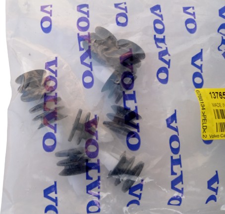 SPINKA BOCZKA DRZWIOWEGO VOLVO S60 V60 S80 S90 1376567 za 50 zł z Nowy ...