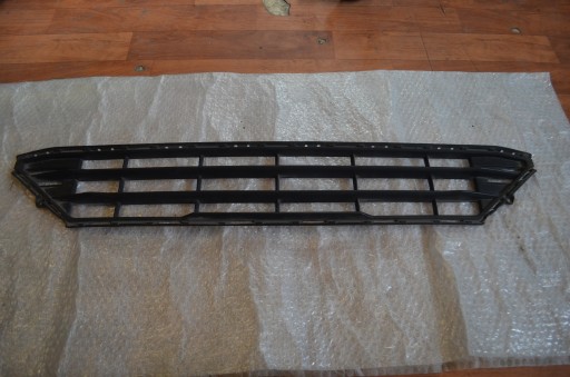 VOLVO XC60 II KRATKA DOLNA ZDERZAKA 31425175 za 130.00PLN z Bydgoszcz ...