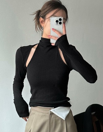 PŘILÉHAVÁ ČERNÁ ŽEBROVANÁ KLASICKÁ HALENKA S ROLÁKEM, DLOUHÝ RUKÁV DAZY ...