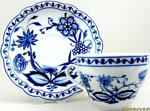 # FILIŻANKA + SPODEK, wzór - CEBULOWY - KAHLA, 1957 - 64 17053003880 - Allegro.pl