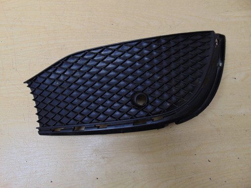 KRATKA ZDERZAKA PRAWA MERCEDES W213 LIFT za 100.00PLN z SZCZAWIN ...