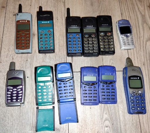Stare telefony Ericsson GA628 GF768 T10s R310s | Katowice | Licytacja ...