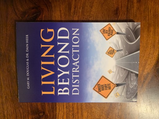 Living Beyond Distraction Douglas (Nowa) z autogr | Warszawa | Kup teraz na Allegro Lokalnie