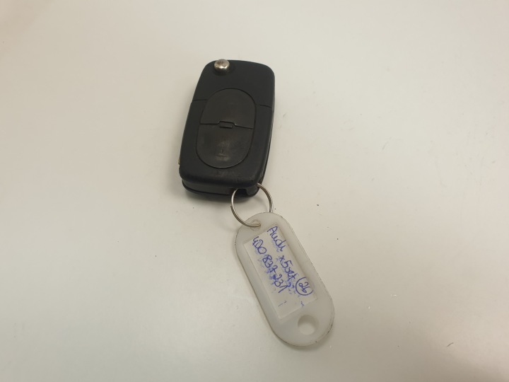 31252736 KEY REMOTE CONTROL AUDI A3 A4 A6 4D0837231