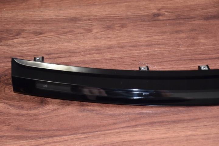 J8A2-13A613-AB REAR REAR LIGHT STOP LAND ROVER VELAR L560