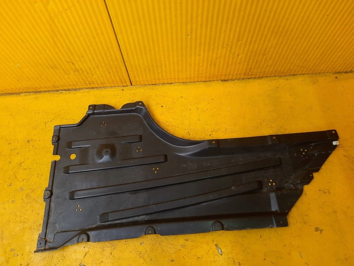 8074618 BMW M4 G82 PROTECTION CHASSIS RIGHT 8074618