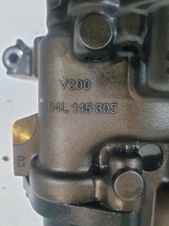 04L145305 PUMP OILS 04L145305 04L145208D VW AUDI SKODA 1.6 2.0 TDI