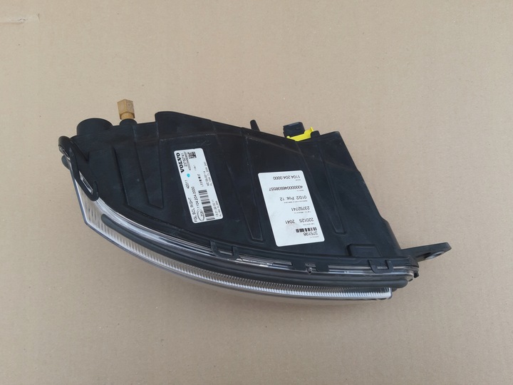 23752741 VOLVO FH HALOGEN LAMP RIGHT LAMP ORIGINAL LED 23752741