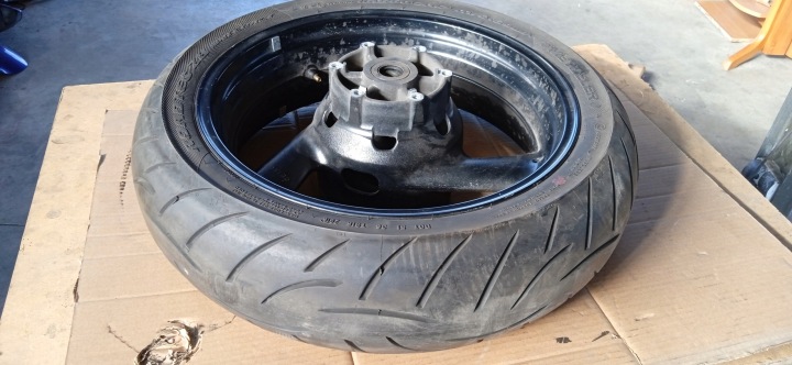 YAMAHA FAZER FZS 600 WHEEL DISC REAR REAR + TIRE FZR YZF THUNDERCAT