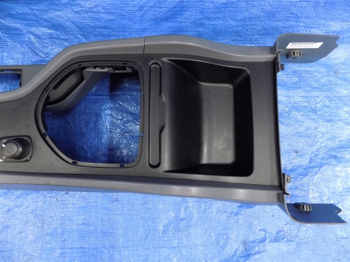 TUNNEL CENTRAL ARMREST FORD RANGER III 12-