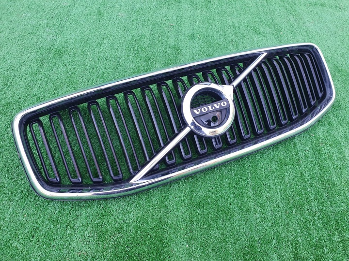 Купити РЕШІТКА РЕШІТКА РАДІАТОРА VOLVO XC60 II 2017-> 31425533 б\у з ...
