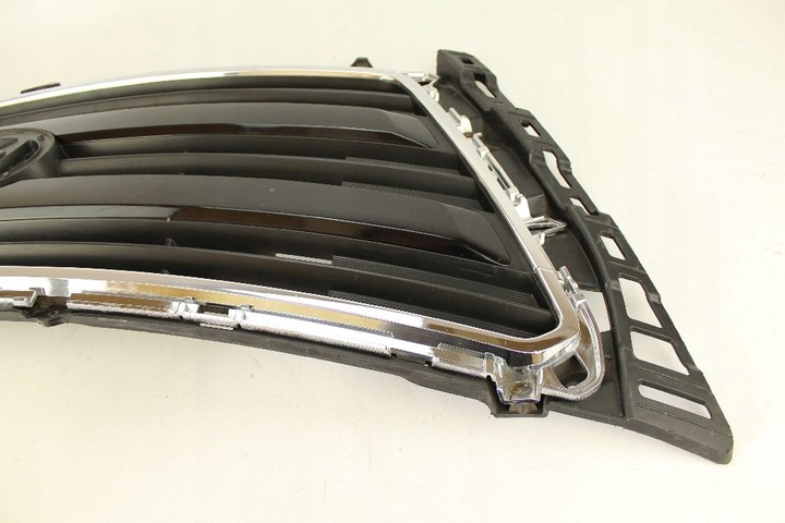 86561-4H500 GRILLE RADIATOR GRILLE HYUNDAI H1 FACELIFT 86561-4H500